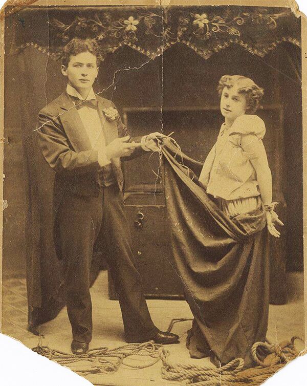 Houdini's Greatest Secret - Harry Took It To The Grave